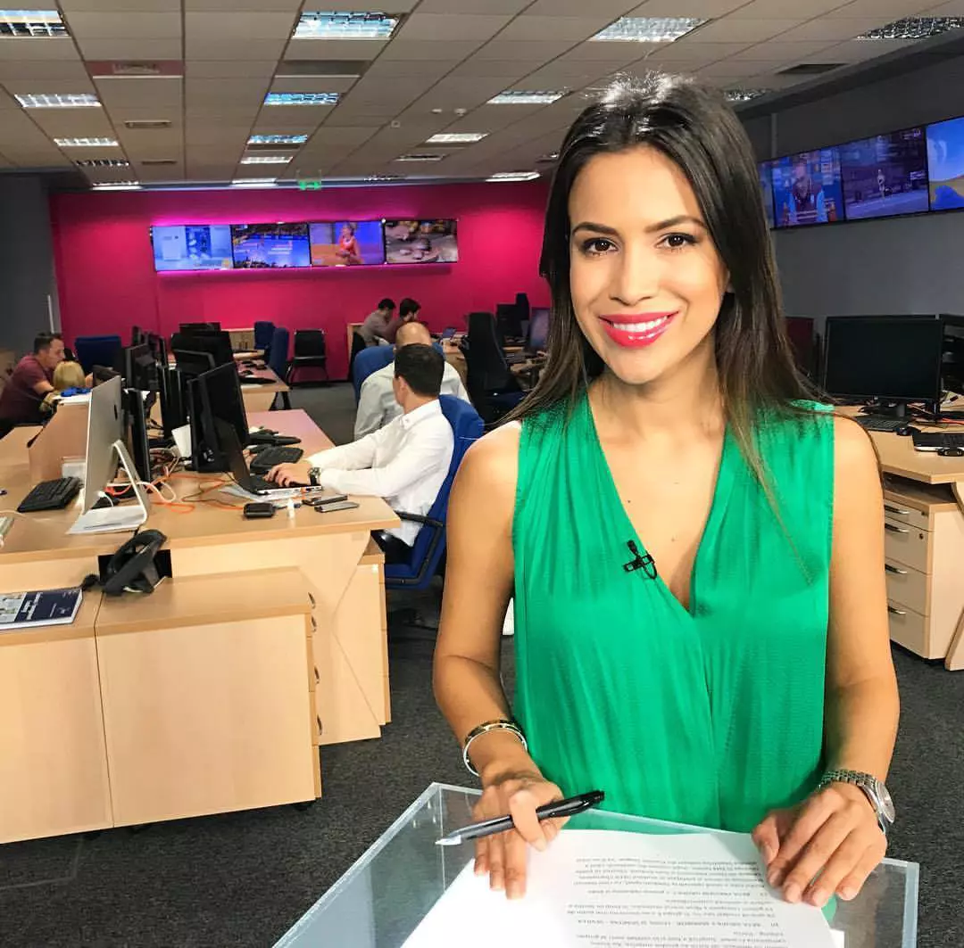 Cine este noua prezentatoare a emisiunii „Flash Monden” de la Prima TV ...