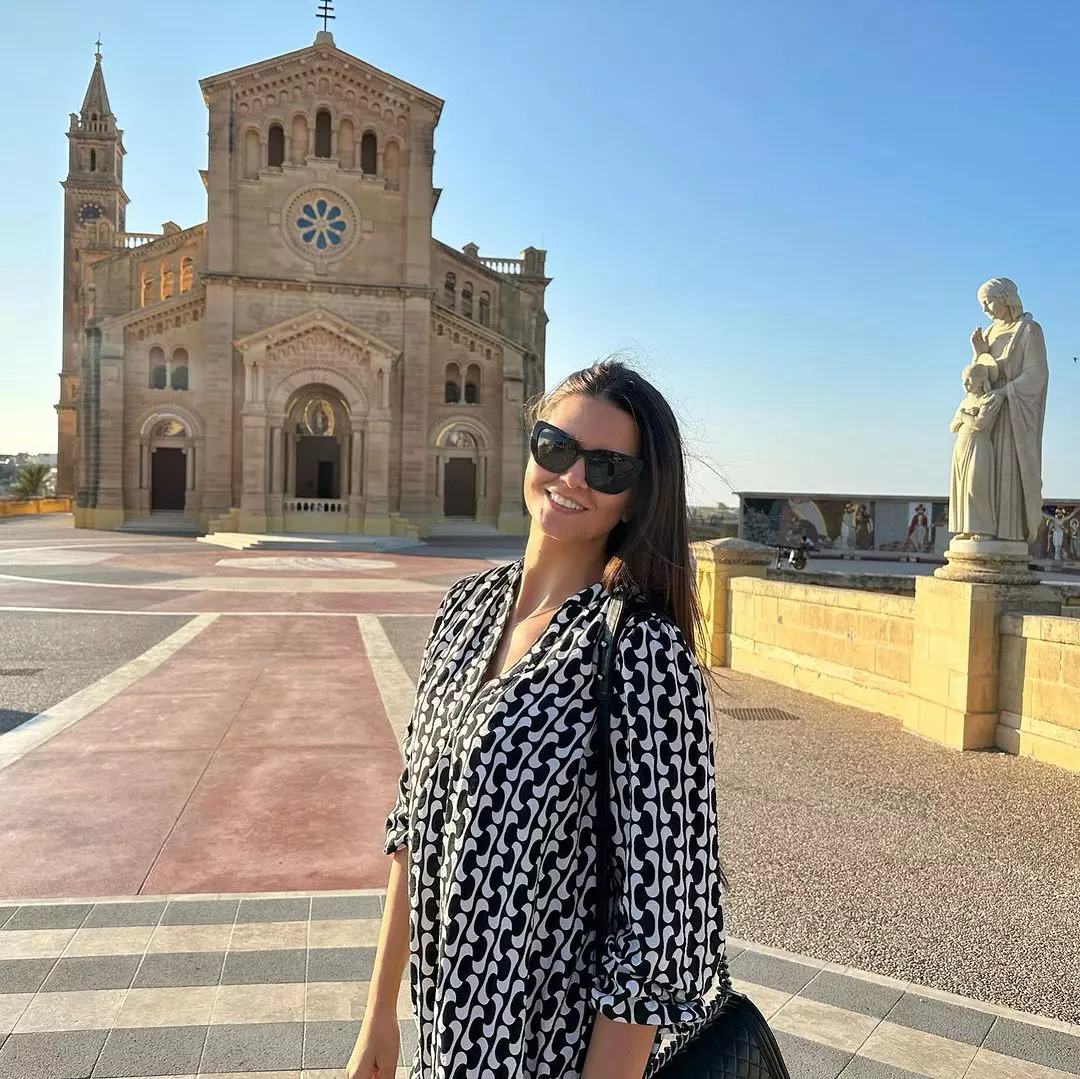 Iulia Pârlea a împlinit 38 de ani. Unde și-a petrecut ziua de naștere ...