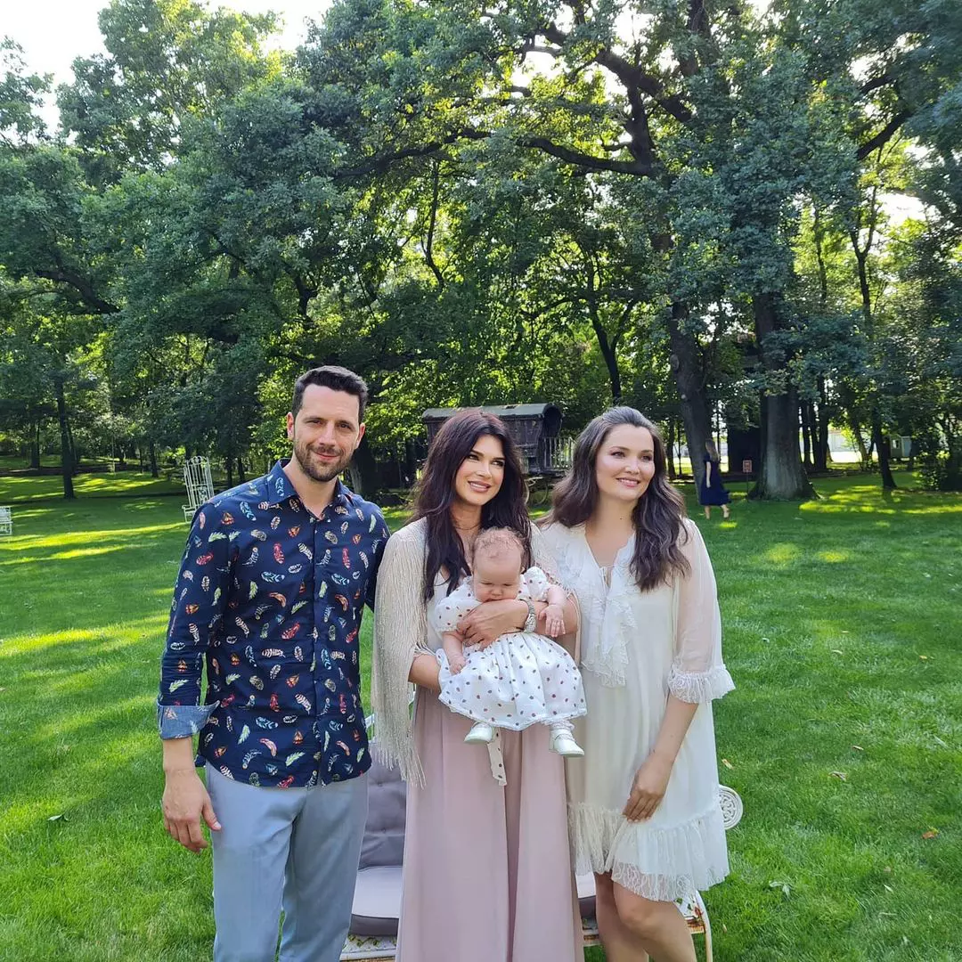 Adi Nartea, protagonistul serialului „Vlad”, și-a botezat fiica ...