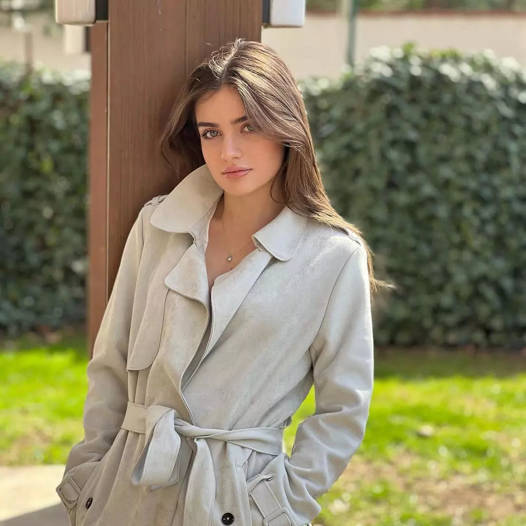 Cine este Ana Bodea, protagonista serialului „Lia”. A absolvit Şcoala ...