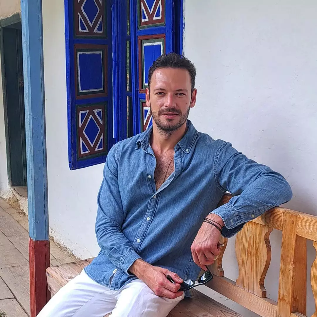 Marius Pancu, dincolo de știri. „Aș fi un excelent barman pe o plajă ...