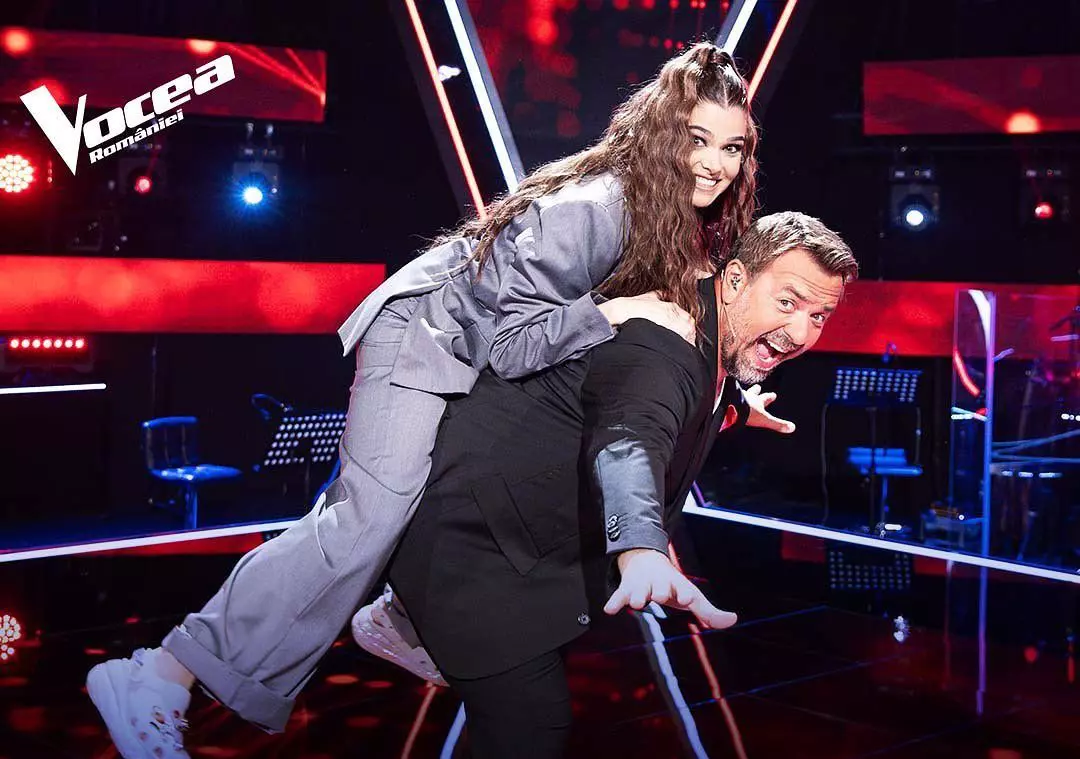 Cum a ajuns Theo Rose pe scaunul de antrenor de la Vocea României. „PRO TV nu este televiziunea ...