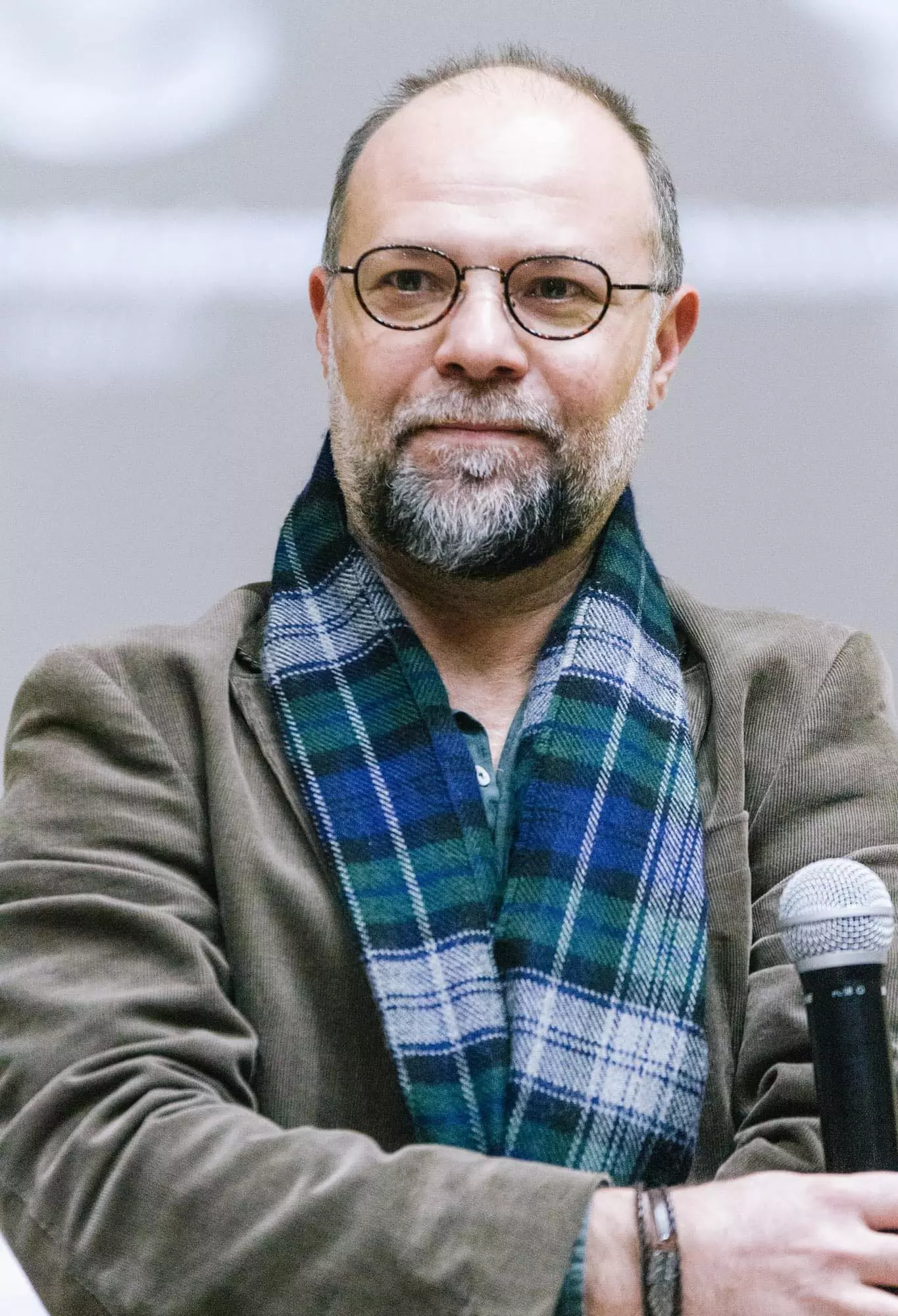 alex conovaru in groapa - Unica.ro