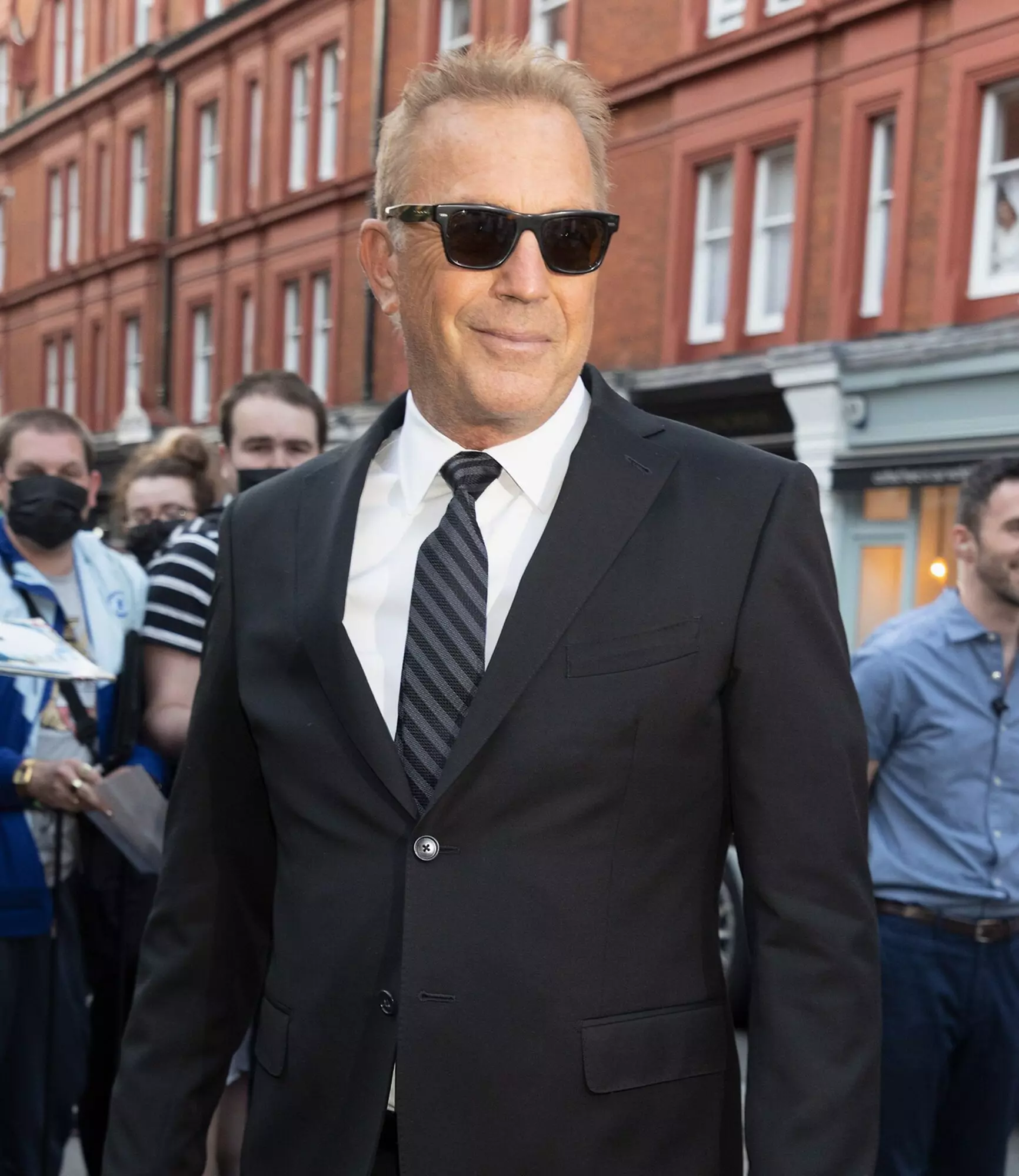 Kevin Costner are o relație cu o actriță celebră de la Hollywood. Cine ...
