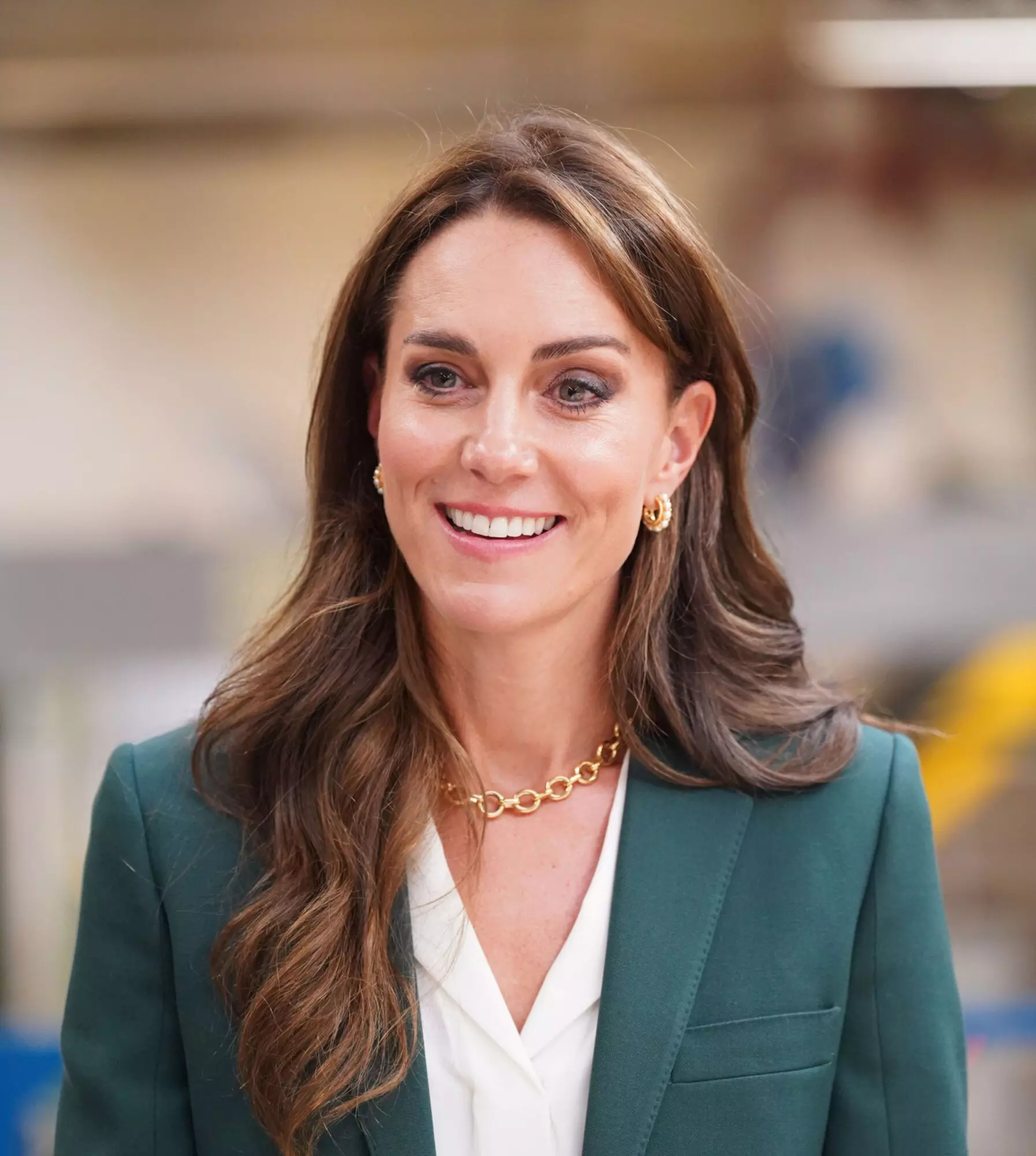 Kate Middleton, apariție spectaculoasă la Palatul Buckingham. A purtat ...