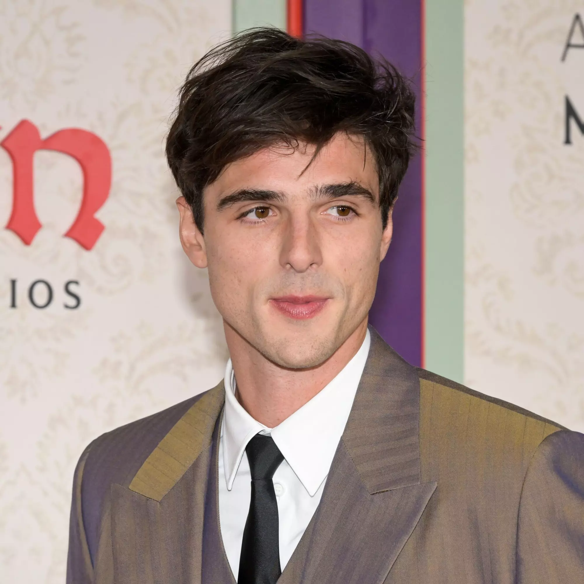 Cât de dificil a fost pentru Jacob Elordi să fie Elvis Presley, în ...