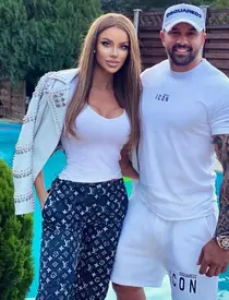 Cum arată mama lui Alex Bodi. I-a transmis un mesaj emoționant de ziua ...