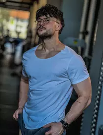 Cine este Adrian Butușină de la Love Island 2023. Este antrenor ...