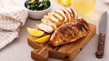 Consumul regulat de carne de pui ar putea crește riscul de mortalitate, sugerează un nou studiu