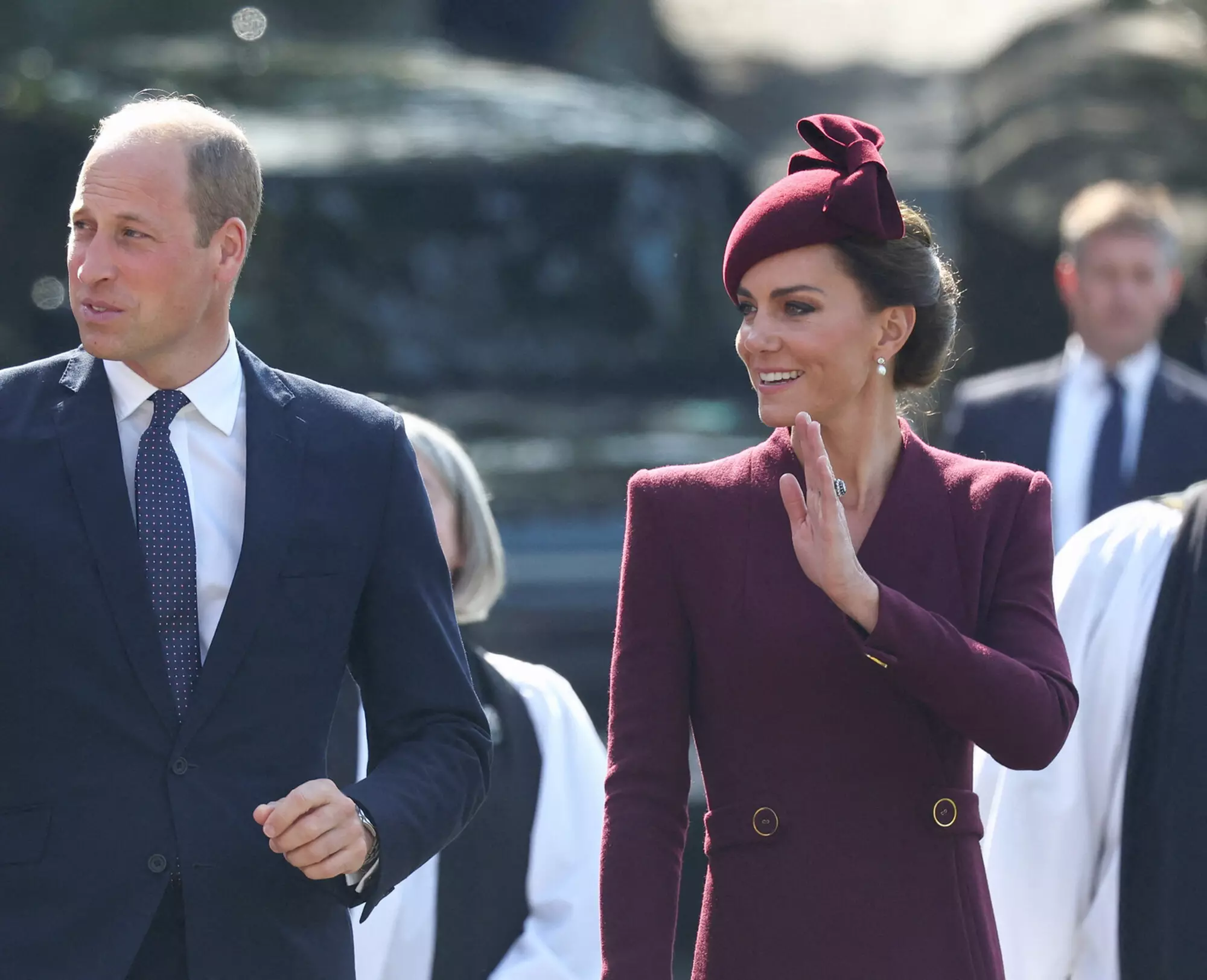 Kate Middleton, apariție spectaculoasă la Palatul Buckingham. A purtat ...