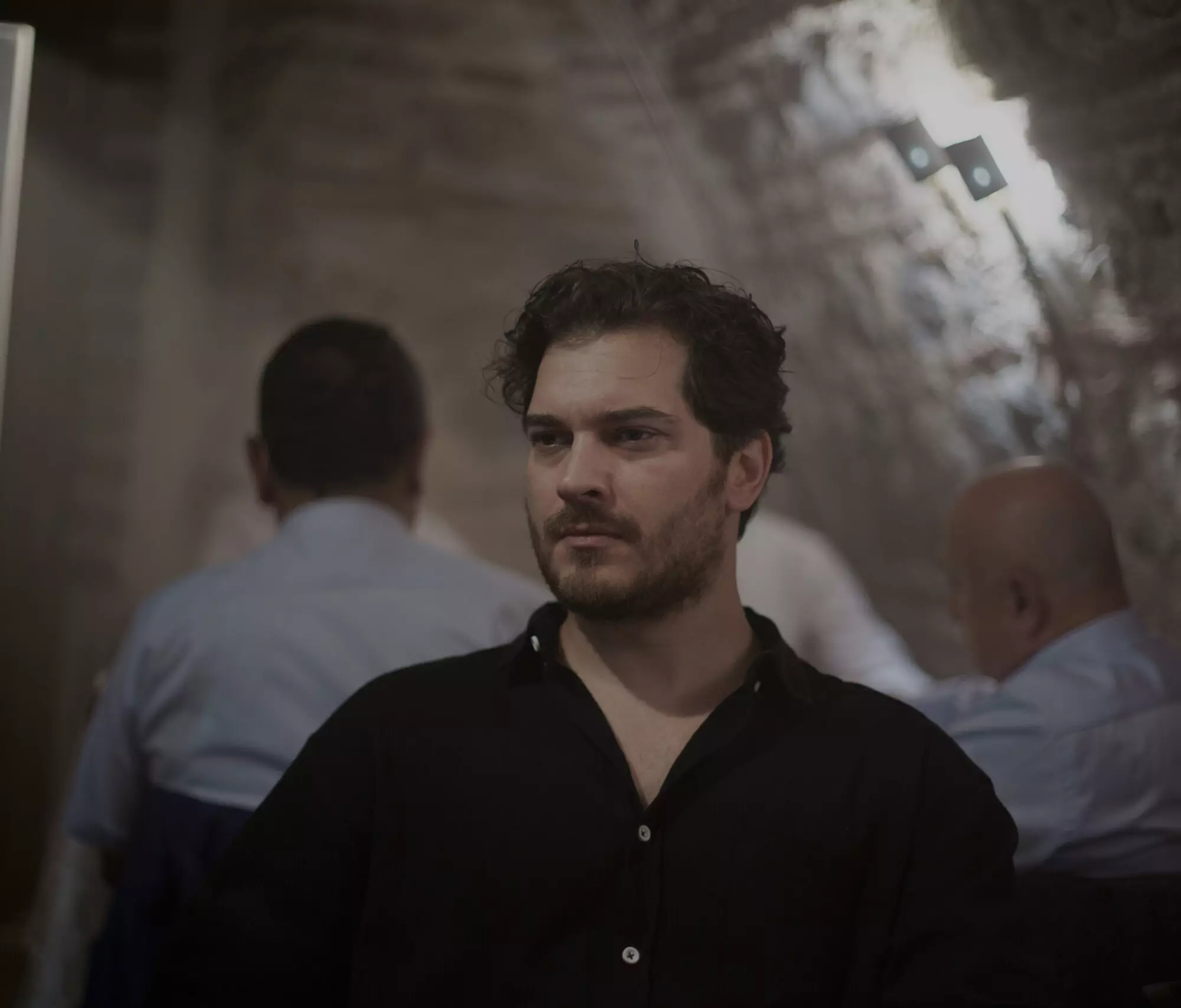 Când revine Çağatay Ulusoy la Netflix cu sezonul 3 din „Tânărul croitor ...