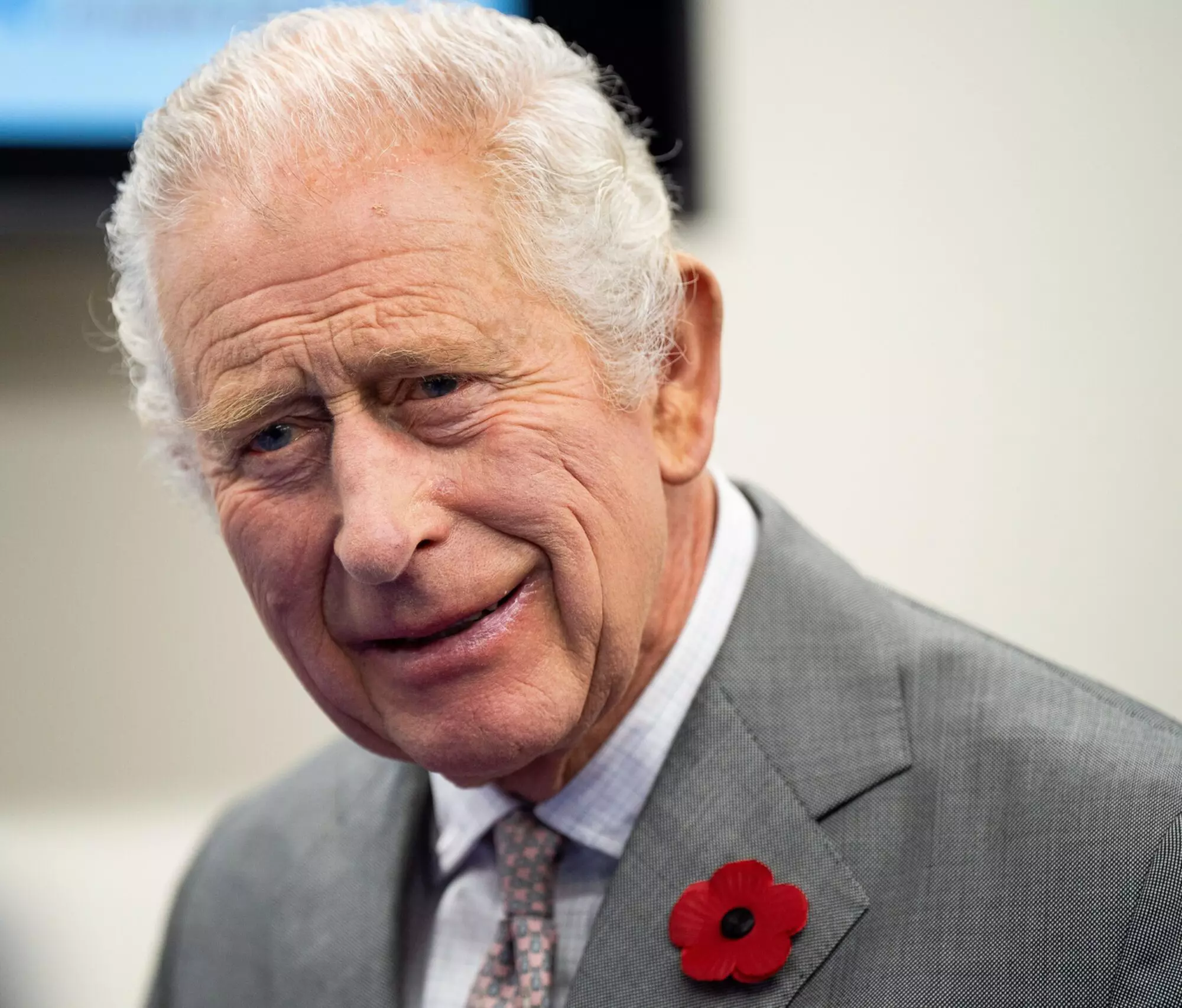 Regele Charles, cu ochii în lacrimi la dezvelirea statuilor dedicate ...