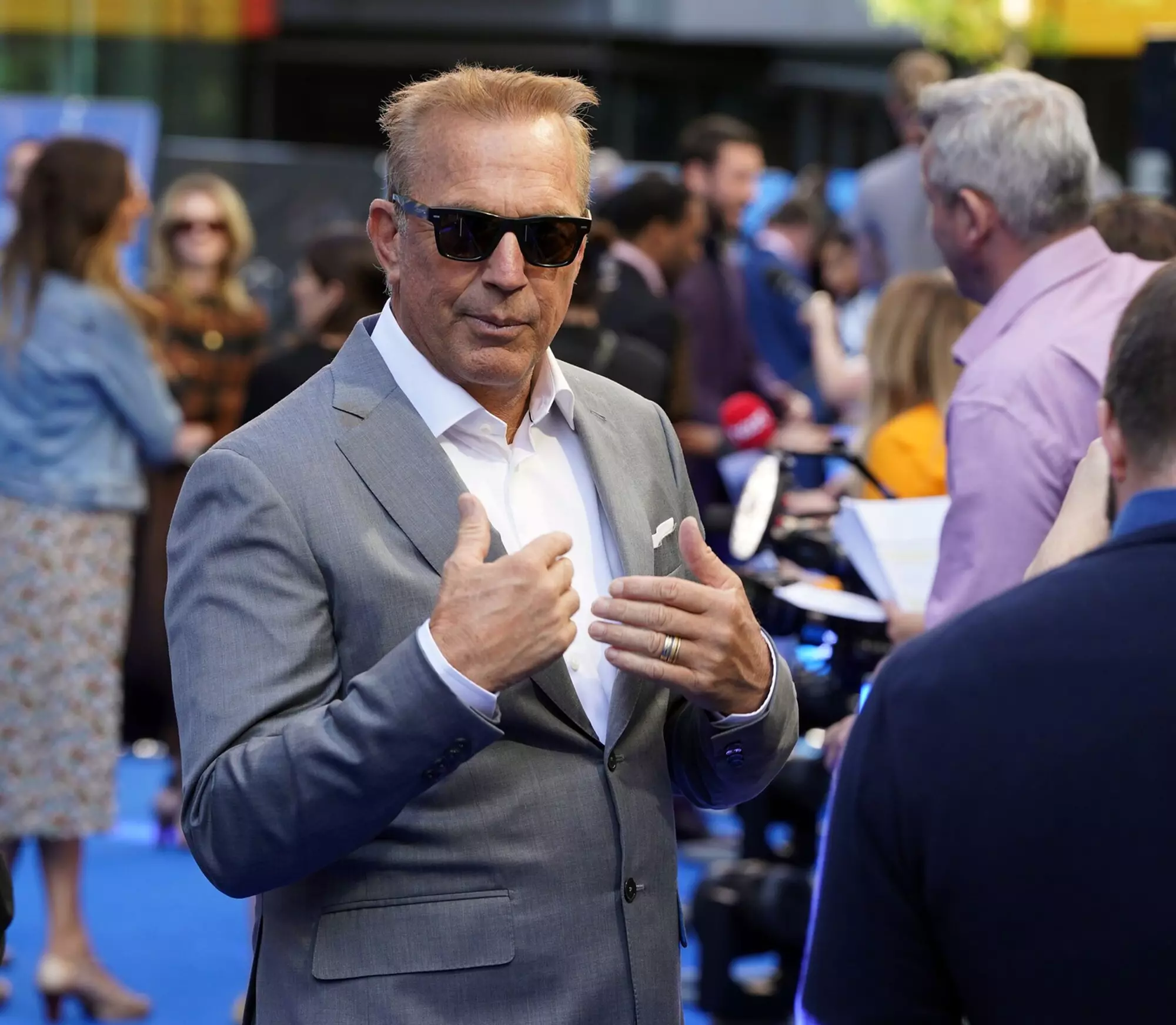 Kevin Costner are o relație cu o actriță celebră de la Hollywood. Cine ...