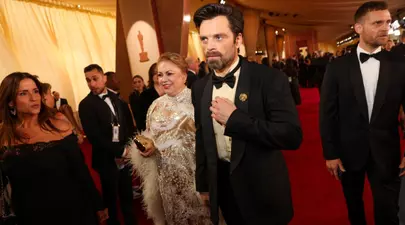 Sebastian Stan, la brațul mamei sale, Georgeta Orlovschi, la gala ...