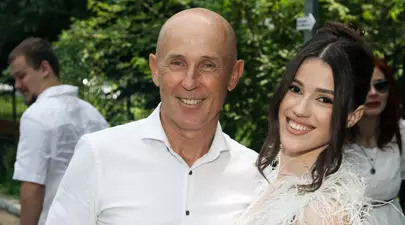 Mugur Mihăescu a devenit bunic. Fiica sa, Ivona, a născut o fetiță de ...