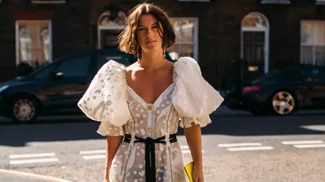 REVISTA ELLE - Cea mai vanduta revista de moda din lume - totul despre ...