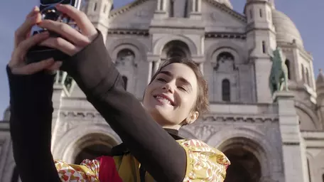 REVISTA ELLE - Cea mai vanduta revista de moda din lume - totul despre ...