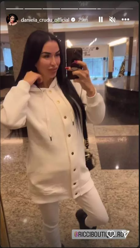 Daniela Crudu este din nou însărcinată, după ce a născut în luna mai a ...