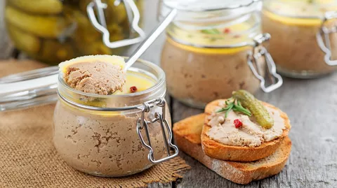 Cârnaţi de oaie - Retete culinare - Romanesti si din Bucataria ...