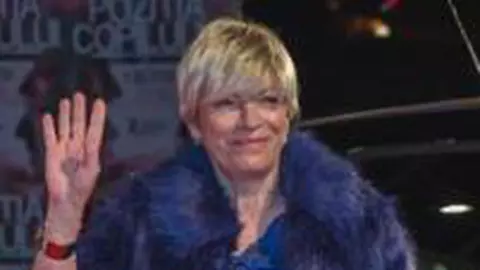 „Pozitia copilului” – aplaudat indelung la premiera de la Teatrul ...