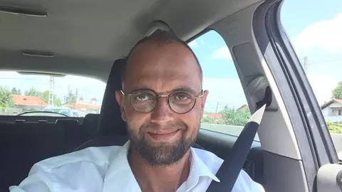 Oreste a renunțat la traiul în București și s-a mutat într-un sat din ...