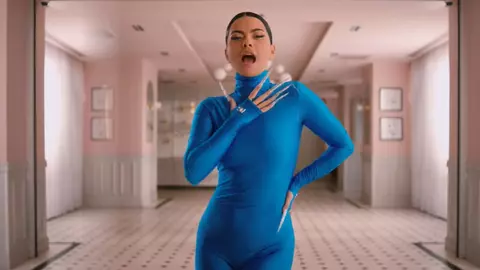 INNA, din ce în ce mai extravagantă