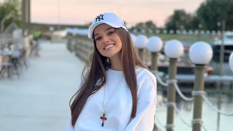 Ce răspuns i-a dat Theo Rose unui internaut, după ce a spus că are ...