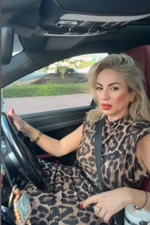 Rocsana Marcu a ajuns pe perfuzii. Cu ce se ocupă fosta prezentatoare ...