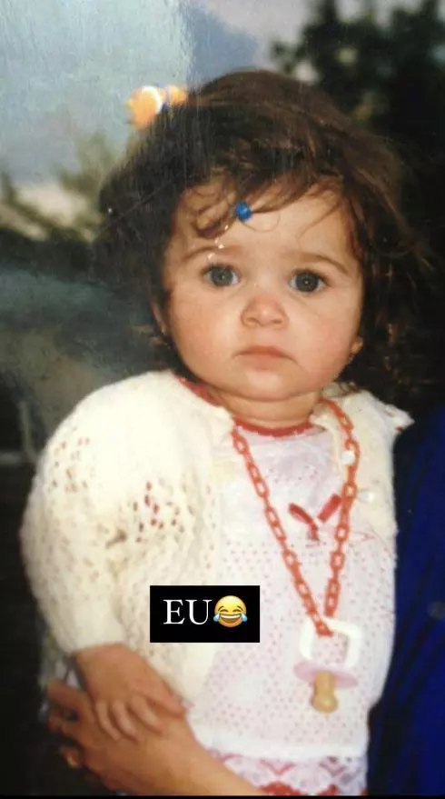 Cum arăta Theo Rose la vârsta de cinci ani. Cântăreața a arătat imagini ...