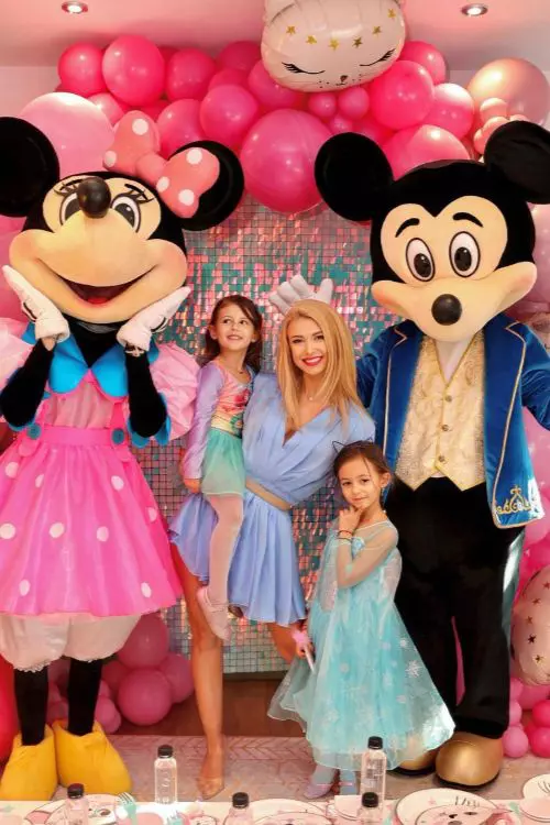 Andreea Bălan și George Burcea, petreceri separate pentru fiica lor ...