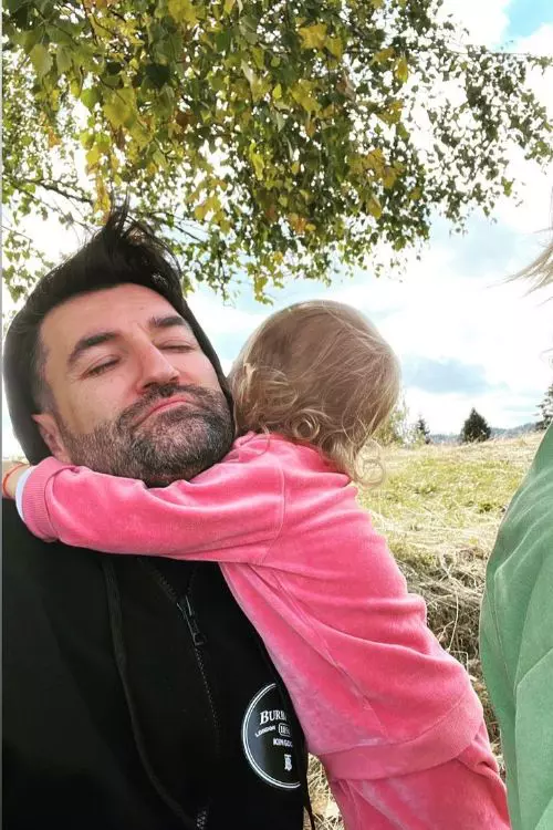 Ipostaza adorabilă în care Smiley a surprins-o pe fiica lui, Josephine: „A ținut neapărat ...