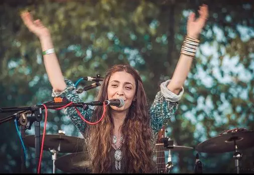 Celebrele surori Hojda, proiect special de colinde | Vedete | www ...