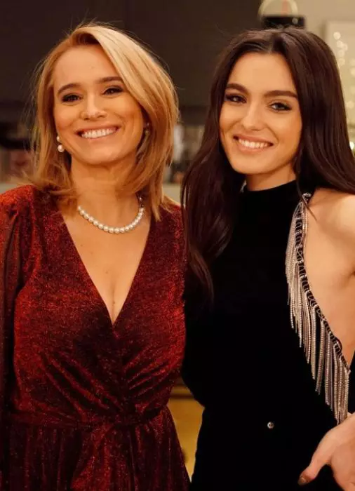 andreea-esca-2 | Unica.ro