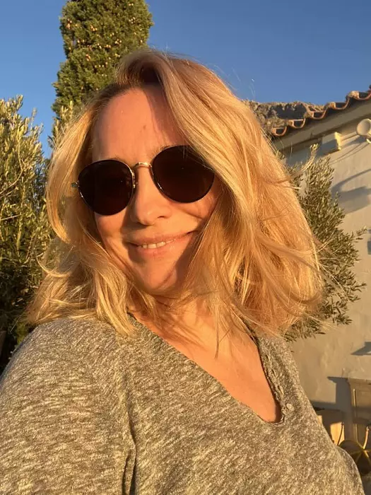 andreea esca 32 | Unica.ro