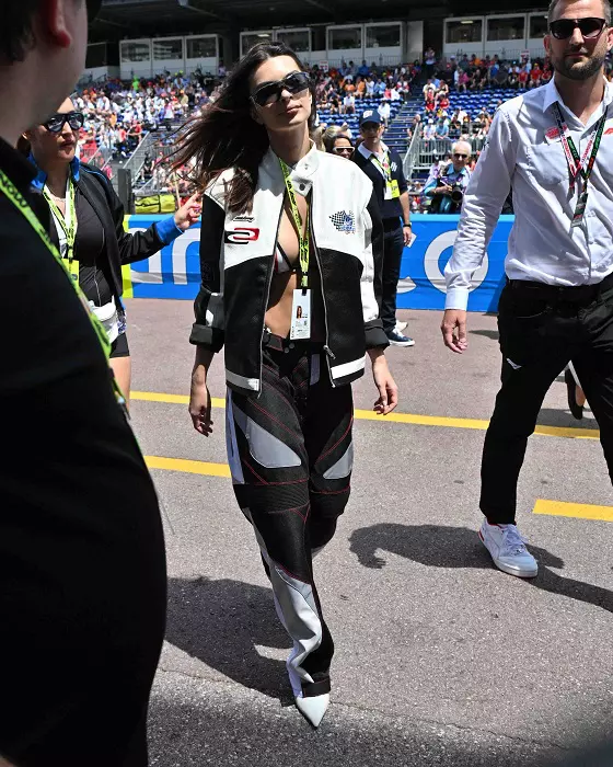 Emily Ratajkowski Attends Monaco GP | Unica.ro