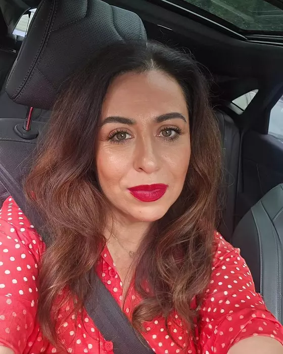 oana roman 33 | Unica.ro