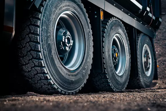 (P) Cum să alegeți modelul potrivit de anvelope pentru camioane?