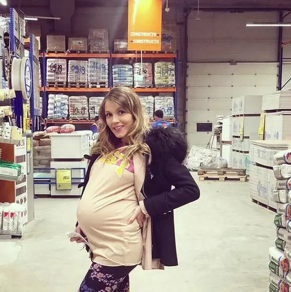Prima imagine cu Namiko, fiica lui Cabral și a Andreei Ibacka | Unica.ro