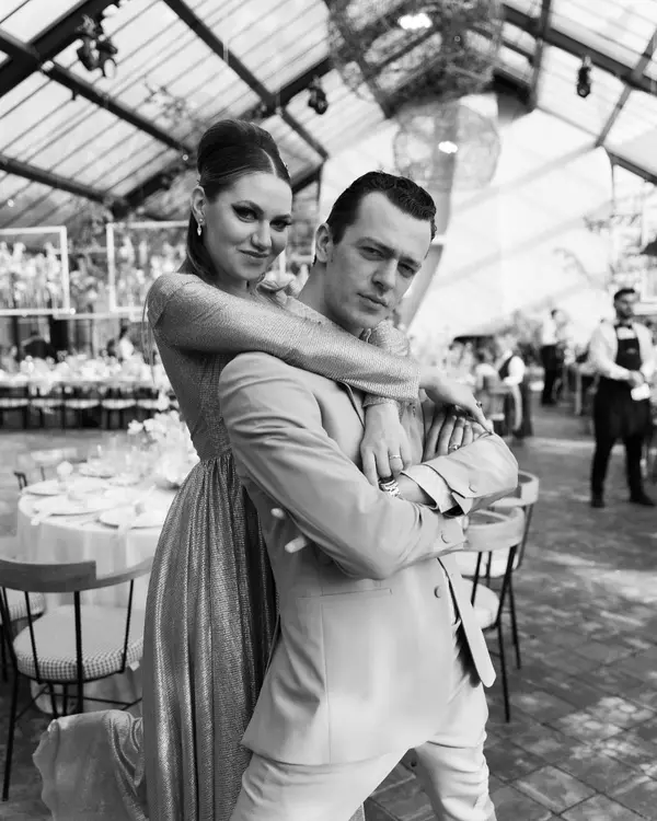 Jean Gavril a devenit tată pentru a doua oară. Soția artistului a ...