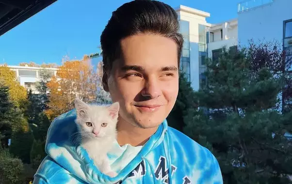 "Pe mine mă interesează să fac bani din asta". Selly a spus ce crede cu ...