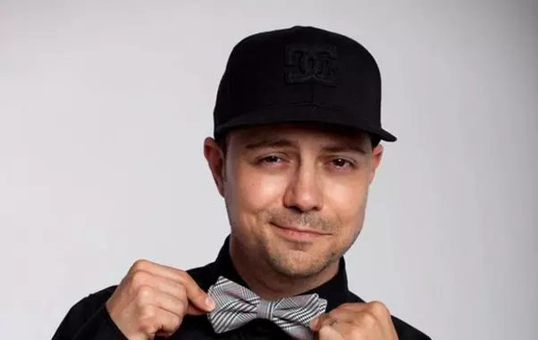 Cine este Dan Badea. Comediantul a debutat ca DJ, a fost însurat cu ...