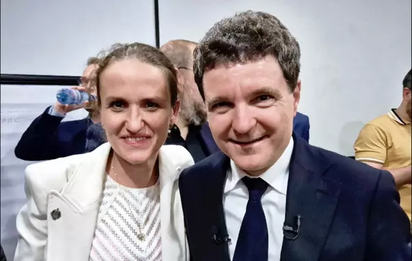 Cine este Oana Ţoiu, ministrul de Afaceri Externe al României. Are 39 ...