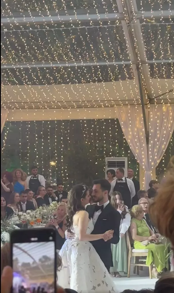 Cât a costat rochia de mireasă a fiicei lui Gică Hagi. Kira a ales un ...