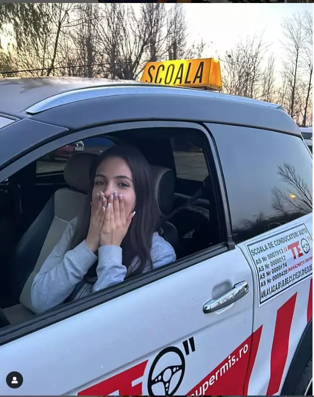 Fiica Roxanei Ciuhulescu își ia carnet de șofer, la numai 16 ani! ”O să-i luăm acum o mașină din ...