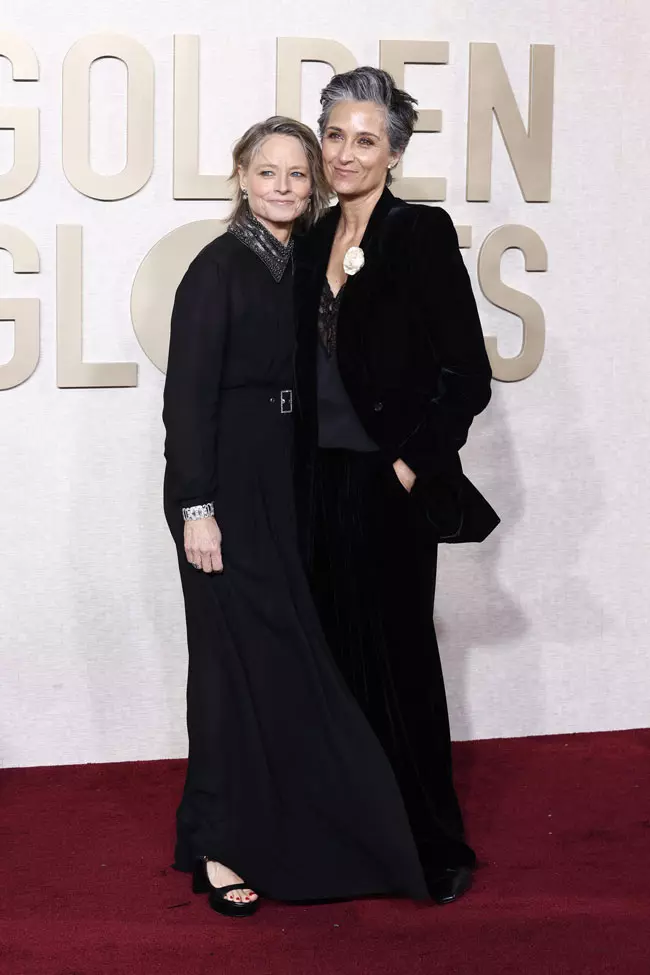 Cele mai HOT cupluri de vedete la Globurile de Aur 2024 - Jodie Foster ...
