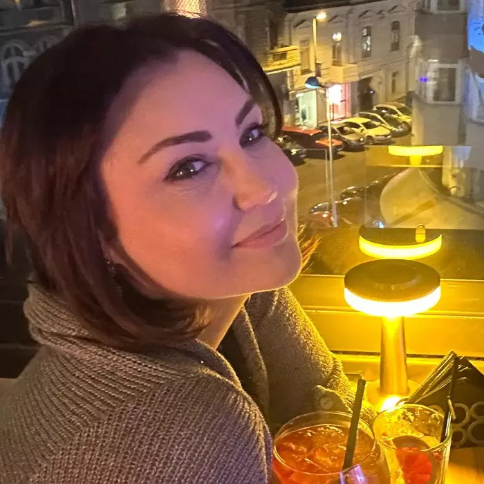 Poza cu sărutul dintre Daniela Nane și Mihaela Rădulescu stârnește și ...