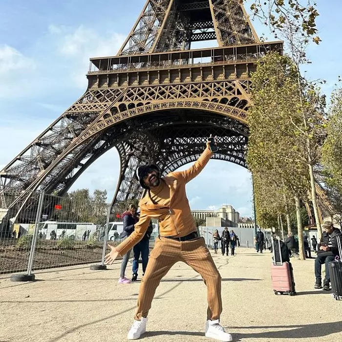 Ce mare și frumoasă s-a făcut fiica lui Connect-R și a Mishei. La 10 ...