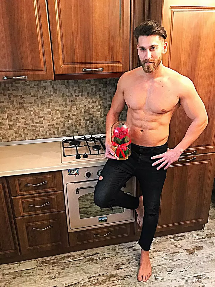 Robert de la „Insula iubirii” are o nouă iubită! Cine este blonda ...