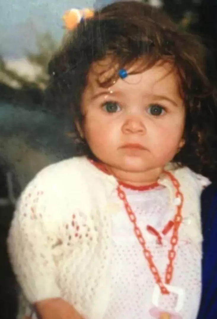 Cum arăta Theo Rose atunci când era copil. A învățat să cânte de la ...