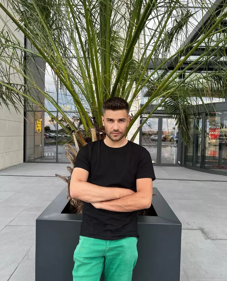 Din “cerșetor” a devenit prinț! Povestea dramatică de viață a lui Karym ...